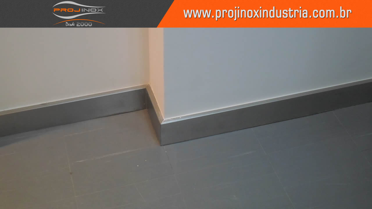 Rodapé inox